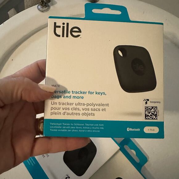 Tile | Networking | Nwt Tile Mate 3 Count Bluetooth Tracker Keys Finder ...